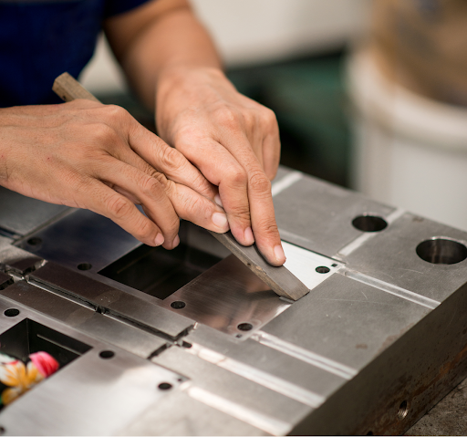 Why Polish Tools for Plastic Packaging - Munot Plastics Inc.